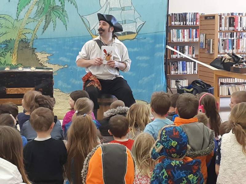 Magic show held at Wallaceburg Library (Photos) | Wallaceburg News ...