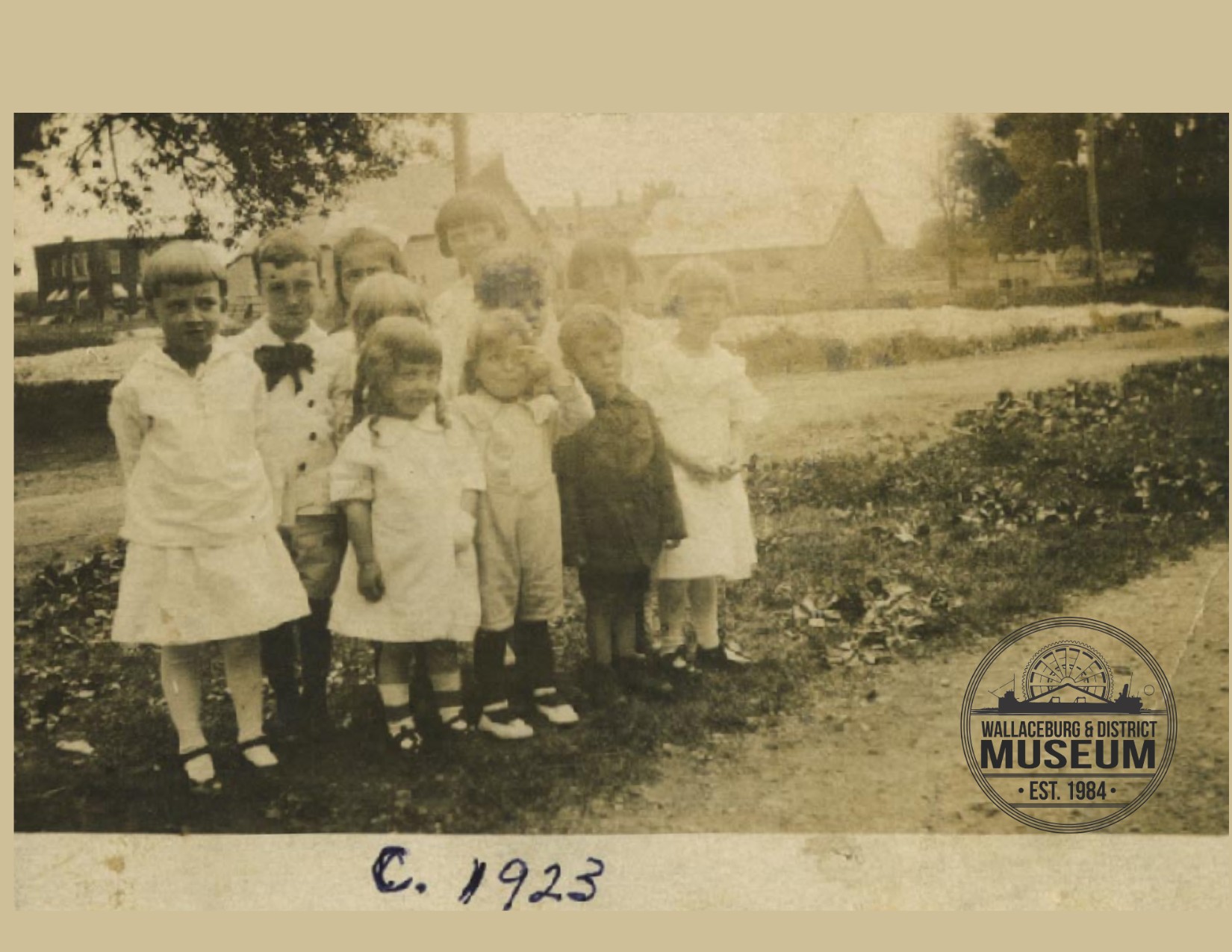 TBT: Group of children in Wallaceburg, 1923 | Wallaceburg News | Local ...