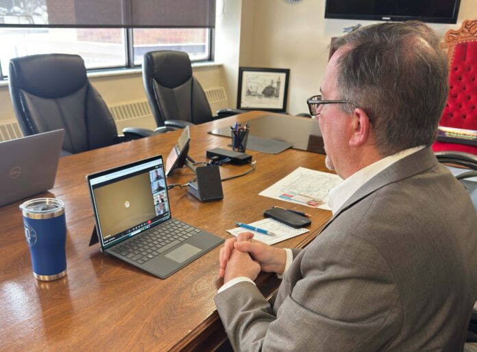 Chatham-Kent students connect with mayor during virtual classroom ...