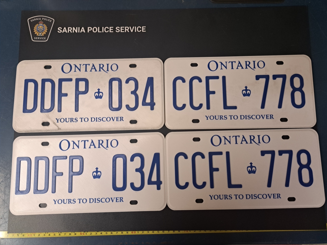 Driver charged after traffic stop uncovers cloned 3D-printed licence ...